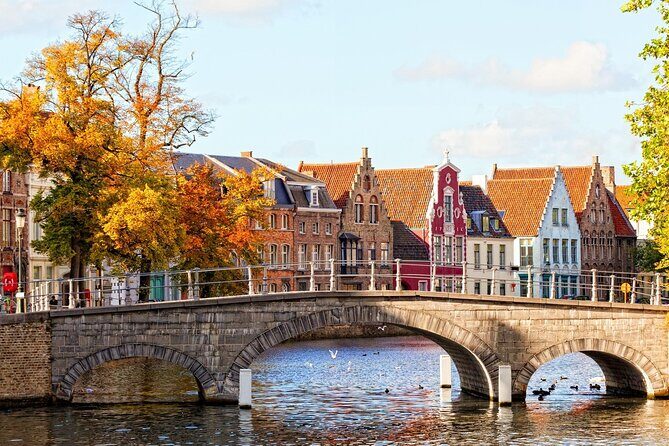 Bruges: City Walk with Audio Guide in 7 Languages on your Phone - Who Should Consider This Tour?