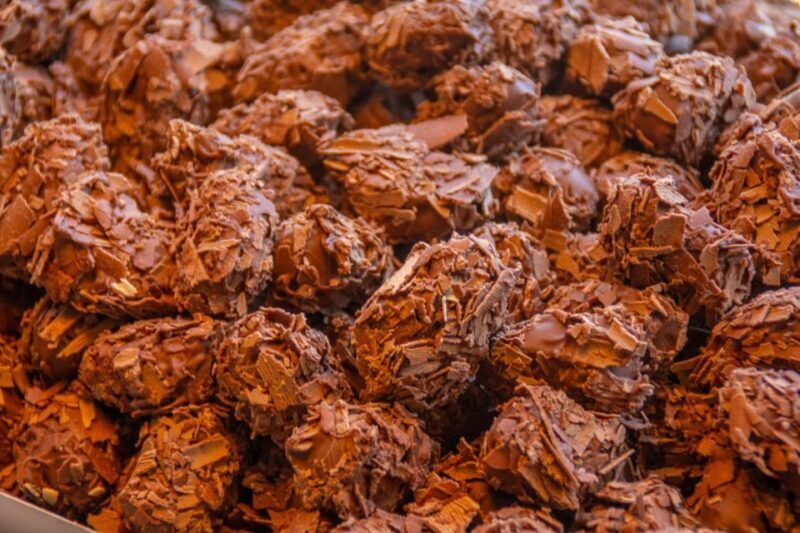 Bruges: History, Chocolate and Beer Walking Tour - Exploring the Itinerary in Detail