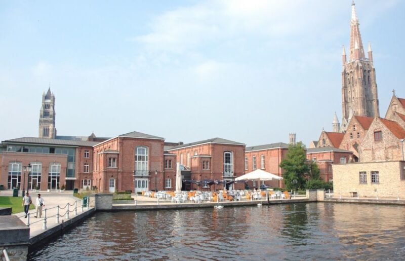 Bruges Private 2-Hour Walking Tour - The Guide Experience: Knowledge & Personal Touch