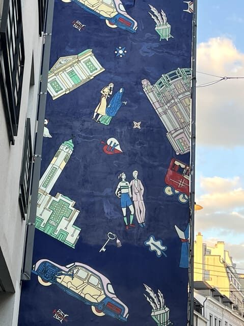 Brussels: 2 hours Private Walking Tour of the Comics Walls - Who Should Book This Tour?