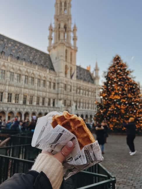 Brussels on Foot: Historic Center with a Local Guide in 2 hours - Savoring the Christmas Markets and Festive Atmosphere
