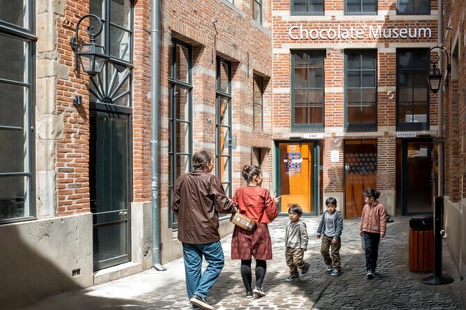 Brussels Private Family Tour: Highlights, Tasting and Museum - Key Points