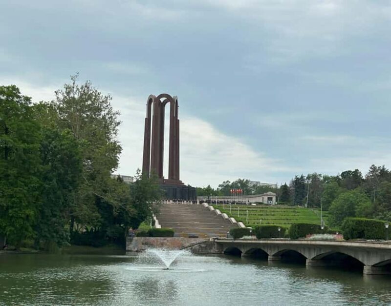 Bucharest: Contrasts of Communism - Small Group Walking Tour - Key Points