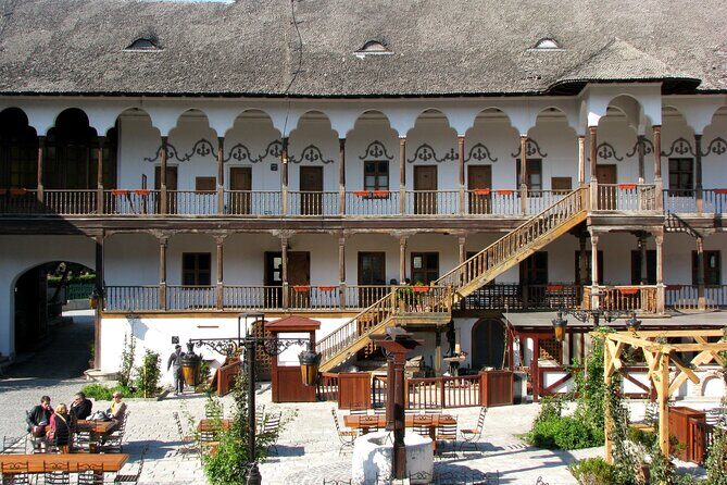 Bucharest Highlights Walking Tour - A Deep Dive into the Bucharest Highlights Walking Tour