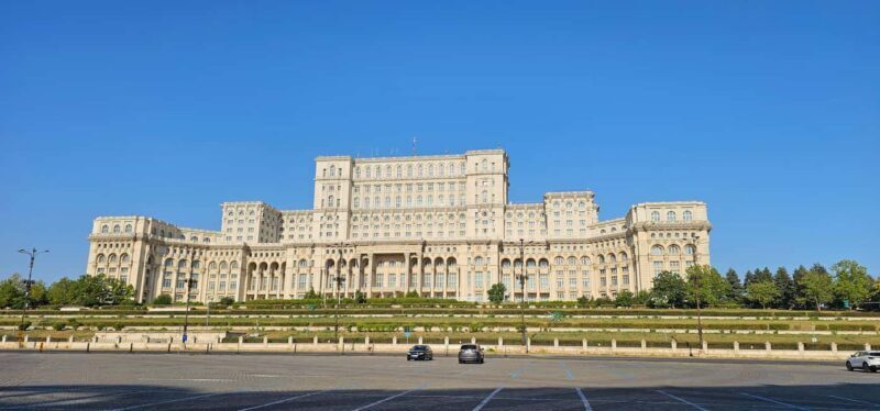 Bucharest Parliament,Village Museum,Dracula's Tomb,Mogosoaia - Is This Tour Worth the Price?