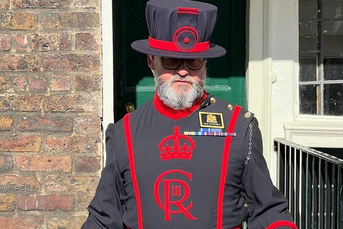 Buckingham Palace, Change the Guard & Crown Jewels Tour - Practical Aspects and What to Expect