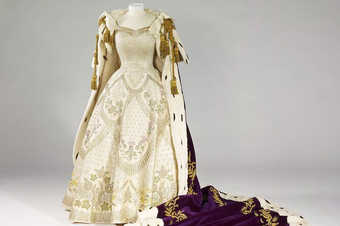 Buckingham Palace Entrance Ticket & British Royalty Guided Tour - A Detailed Look at the Tour Experience