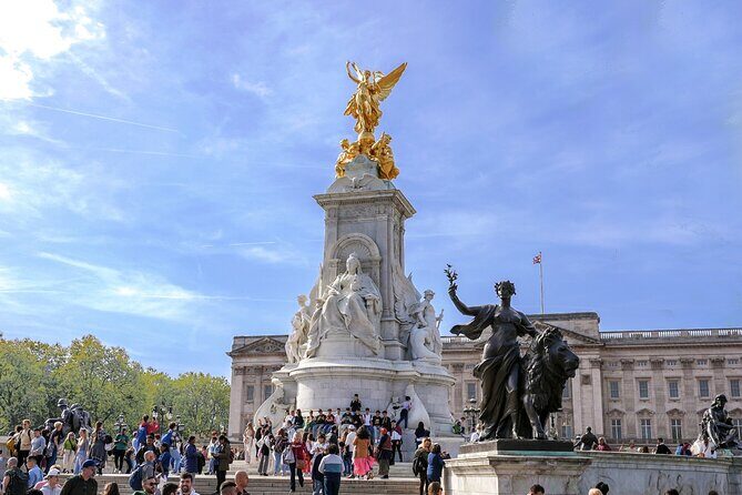 Buckingham Palace: Walking Tour with Entry & Audio Guide - Who Should Consider This Tour?