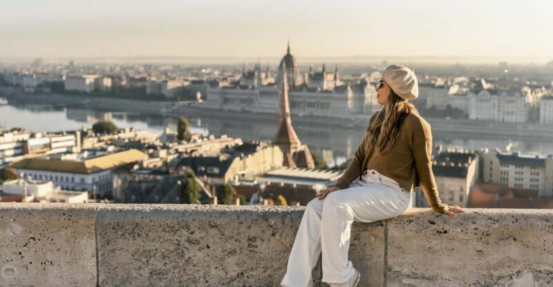 Buda Castle: Private photoshoot with a local guide - Key Points