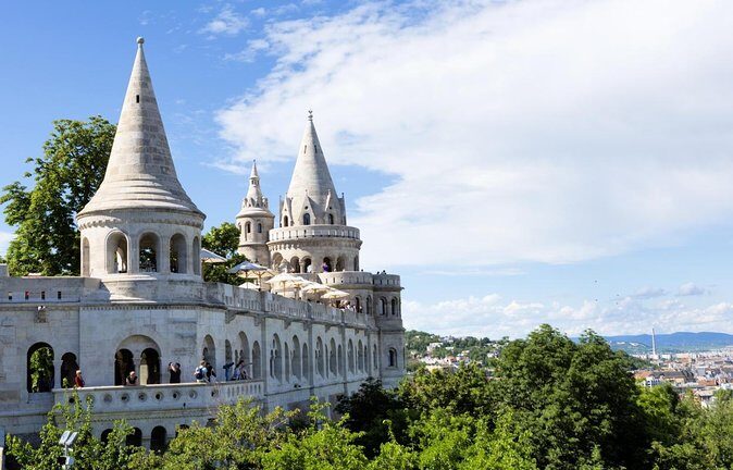 Budapest: 3-Hour Live-guided Bus Tour and 1-hour River Cruise - Key Points