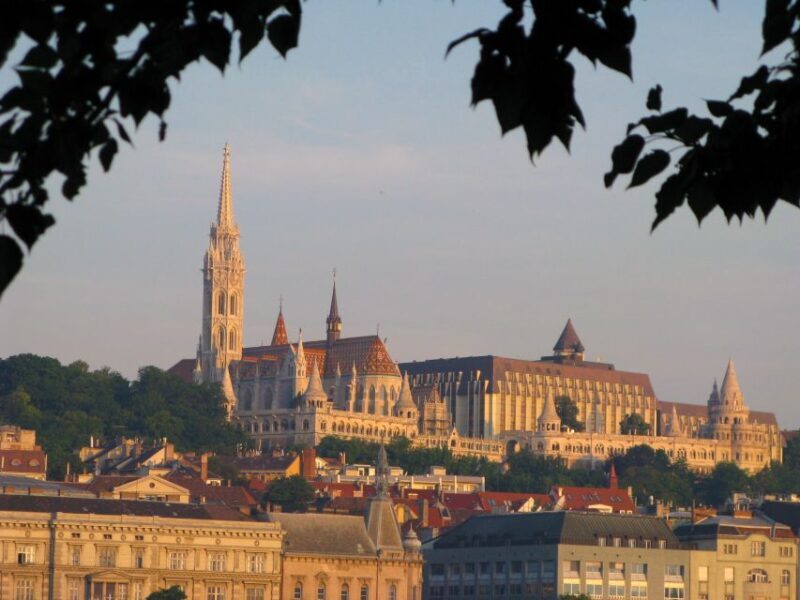 Budapest: 3-Hour Walking Tour of Pest with a Historian - Detailed Breakdown of the Itinerary