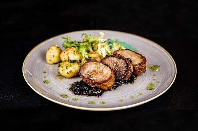 Budapest 4 course Dinner Cruise with Bar Piano and Welcome Drink - Who Is This Tour Best For?