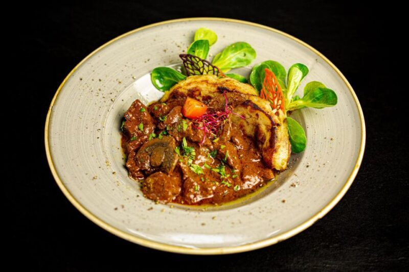 Budapest: 4-Course Dinner Cruise with Bar Piano - FAQ