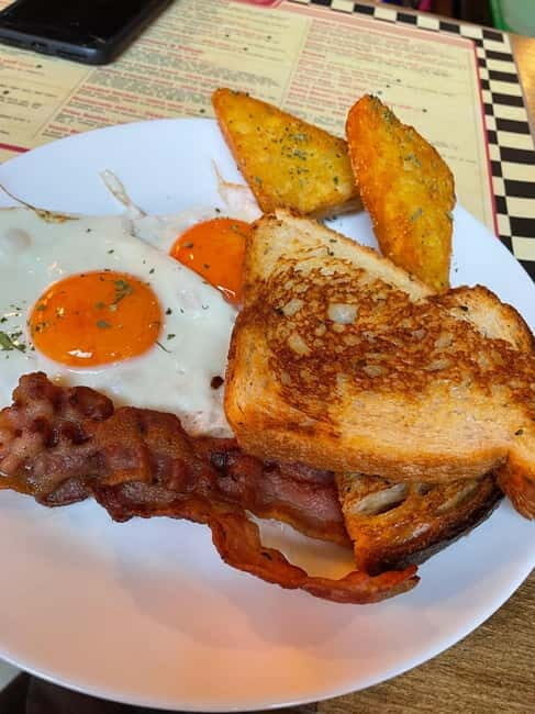 Budapest: 4-hour Bottomless Brunch w/ Cocktails & Craft Beer - Key Points