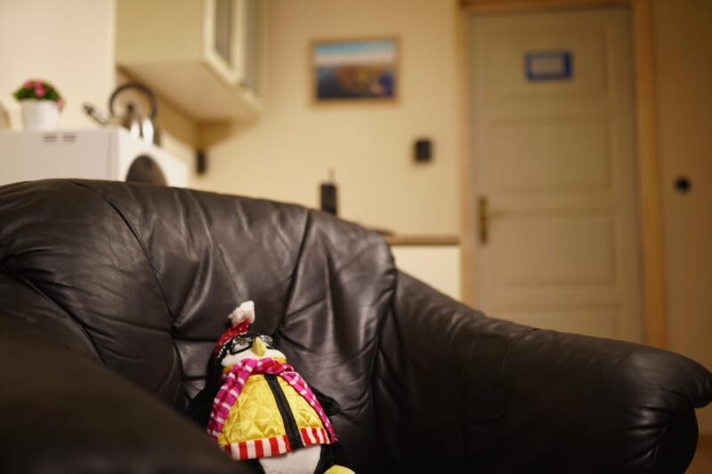 Budapest: 90s Sitcom Escape Room Adventure with Drinks - What to Expect from the Sitcom Escape Room