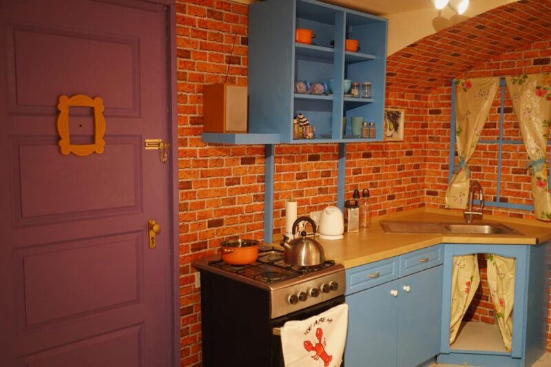 Budapest: 90s Sitcom Escape Room Adventure with Drinks - Authentic Insights From Reviewers