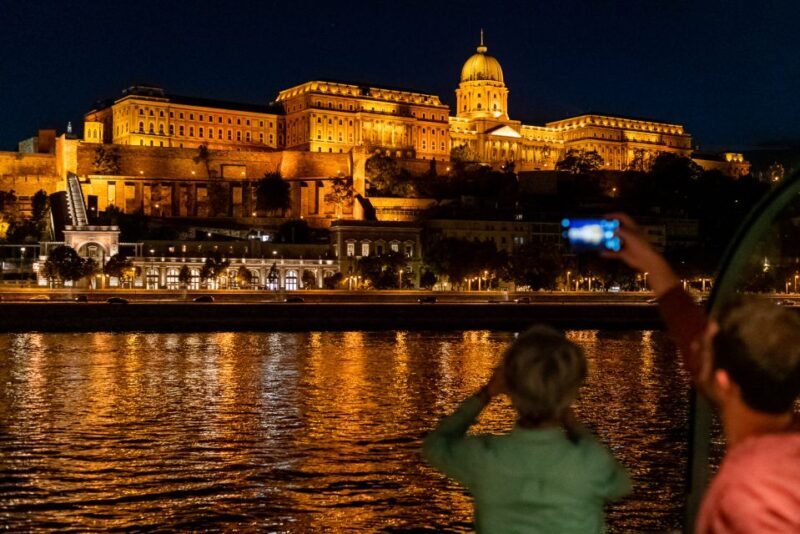 Budapest: Candlelit Dinner River Cruise with Live Music - The Culinary Experience