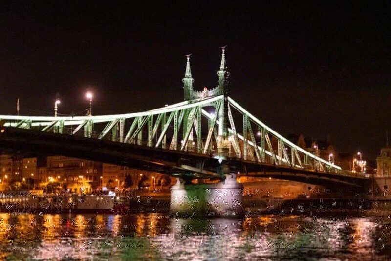 Budapest: Candlelit Dinner River Cruise with Live Music - Live Music and Entertainment