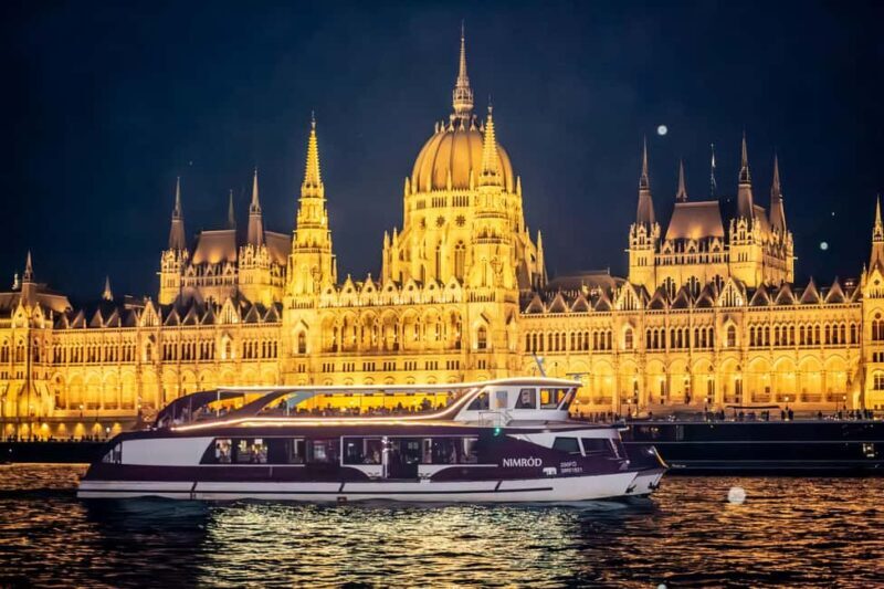 Budapest: Catamaran Pizza Cruise - FAQ
