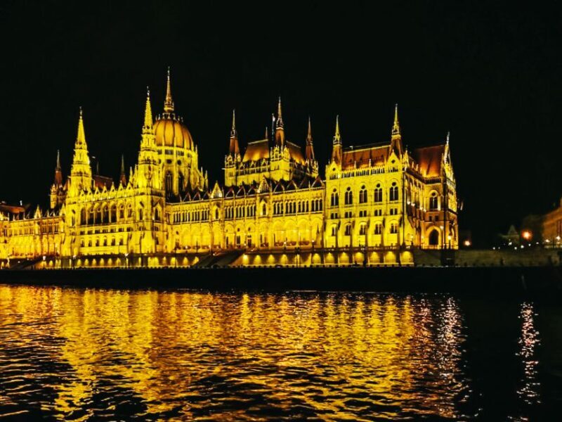 Budapest: City Highlights Sightseeing Cruise - Who should consider this cruise?  