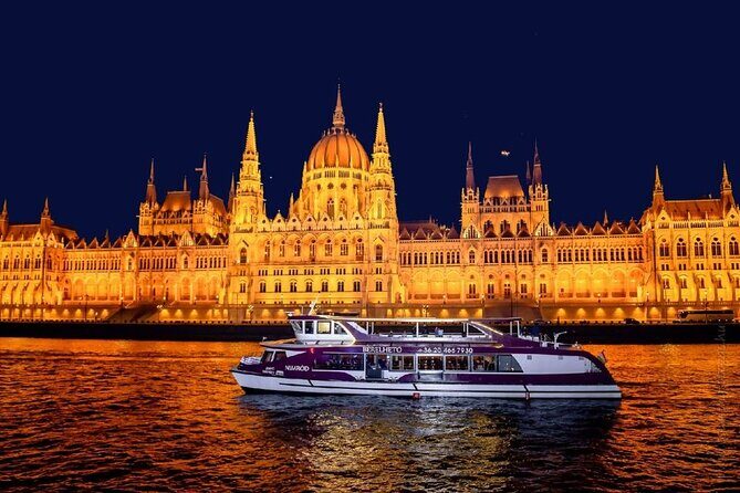 Budapest Danube Pizza Cruise with Welcome Drink - A Closer Look at the Budapest Danube Pizza Cruise