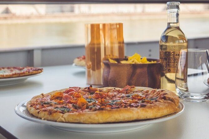 Budapest Danube Pizza Cruise with Welcome Drink - FAQ