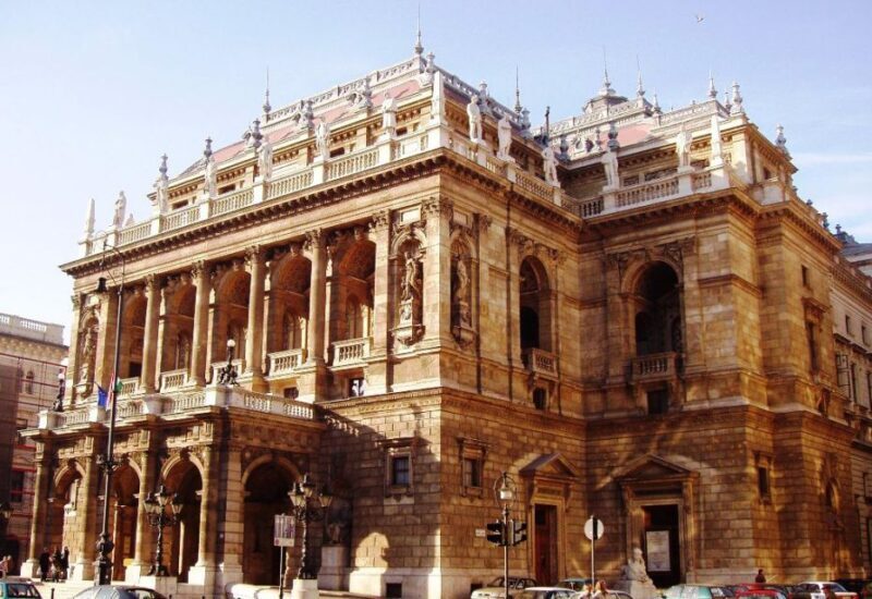 Budapest: Half-Day Highlights Small Group Private Tour - Who Is This Tour Best For?