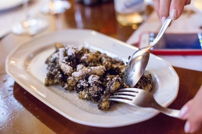 Budapest Jewish Cuisine & Culture Walk - Detailed Breakdown of the Itinerary