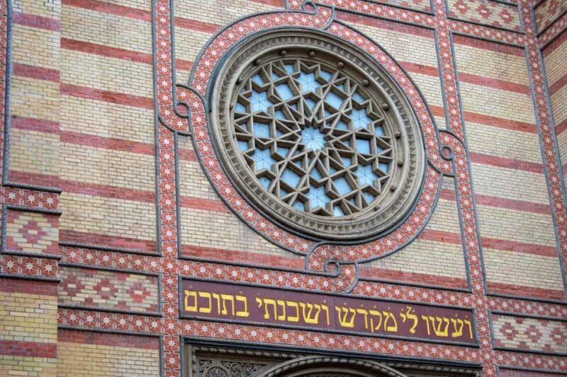 Budapest Jewish Ghetto History Private Guided Walking Tour - Key Points