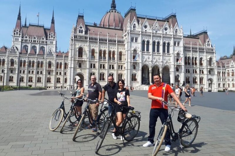 Budapest : Must-see attractions walking tour - Key Points