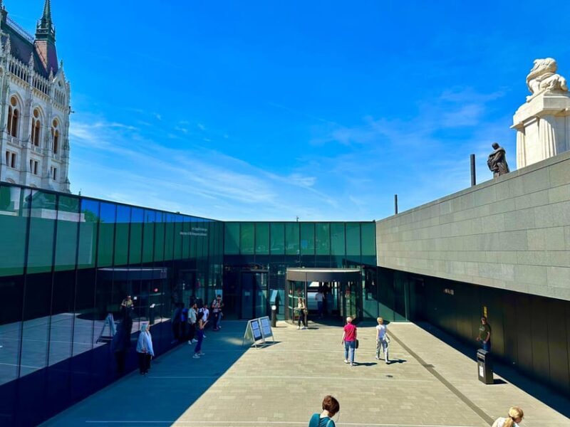 Budapest: Parliament Building Entry Ticket and Audio Guide - Inside the Building: Architectural and Historical Highlights