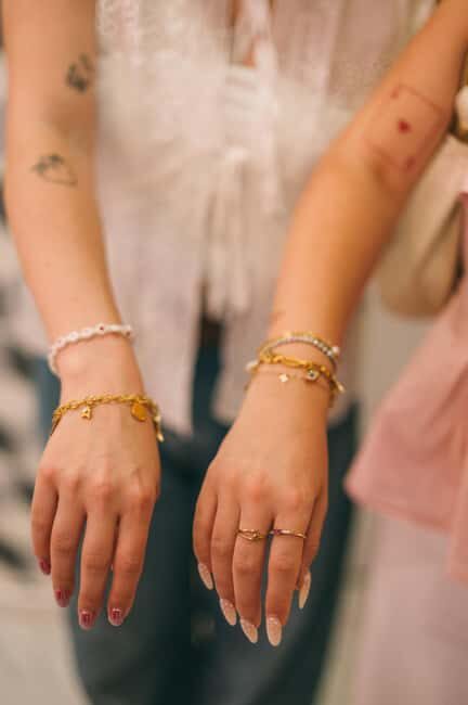 Budapest: Personalized Bracelet-Making Experience - Key Points