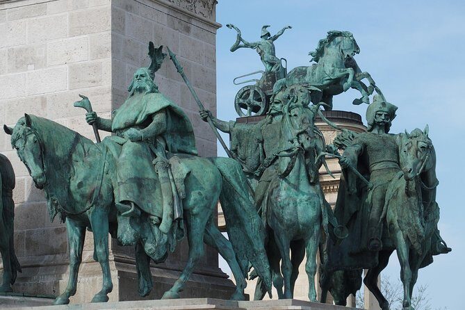 Budapest Pest side tour: Days of Glory - The Itinerary in Detail: What to Expect