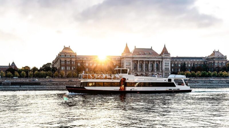 Budapest: Premium Sightseeing Cruise with Tokaj Frizzante - An Overview of the Experience