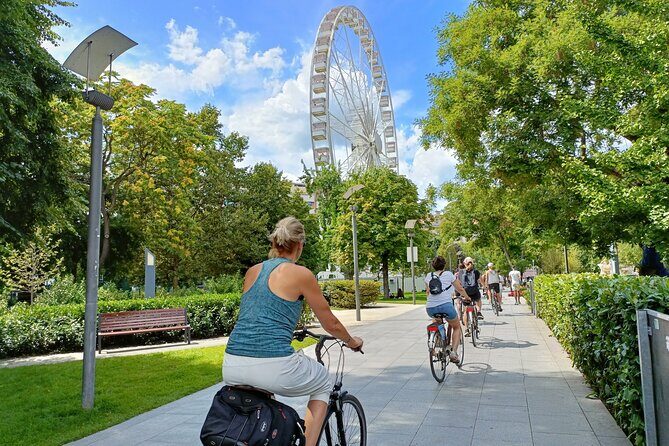 Budapest private Bike & e-Bike Tour with a drink - Reviewing the Experience: What Past Travelers Say