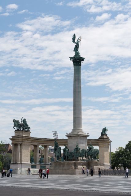 Budapest: Private City Tuk-Tuk Tour & Boat Cruise - Key Points