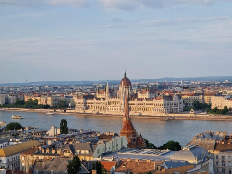 Budapest: private deluxe tour with a native, in Spanish - The Sum Up