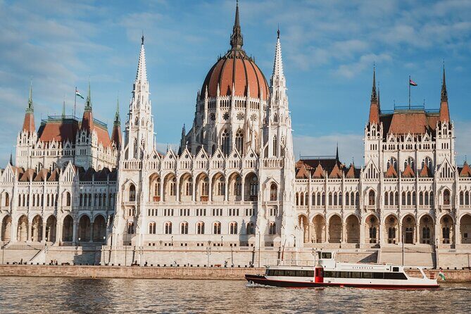 Budapest River Cruise with 1 Free Tokaj Frizzante and Audio Guide - FAQ