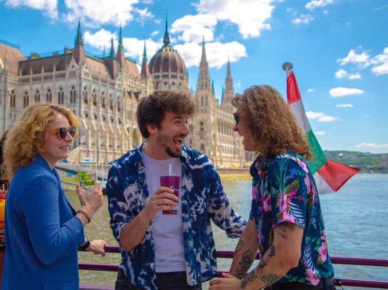 Budapest Sightseeing Cruise with Welcome Drink - An Overview of the Budapest Sightseeing Cruise Experience