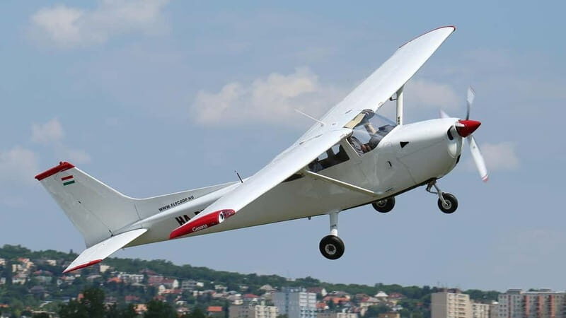 Budapest Sightseeing Flight with Cessna C172 - Why We Think This Tour Offers Real Value