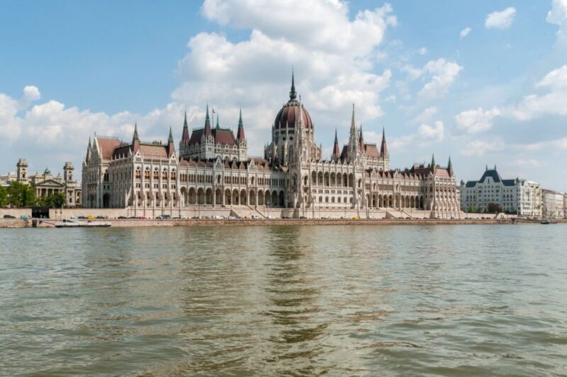 Budapest: Summer Brunch & Cruise with Prosecco or Cake - What to Expect from the Budapest Brunch & Cruise