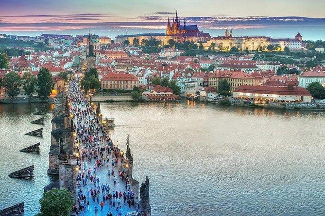 Budapest to Prague Private transfer with 2 hour sightseeing stop - Who Should Book This?