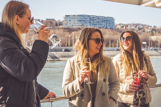 Budapest Unlimited Prosecco and Wine Cruise Day or Sunset Option - Who Should Consider This Cruise?
