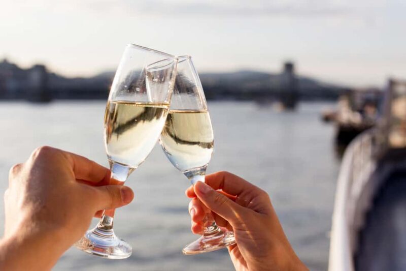 Budapest: Unlimited Prosecco & Aperitivo Sightseeing Cruise - Budapest: Unlimited Prosecco & Aperitivo Sightseeing Cruise — A Full Look
