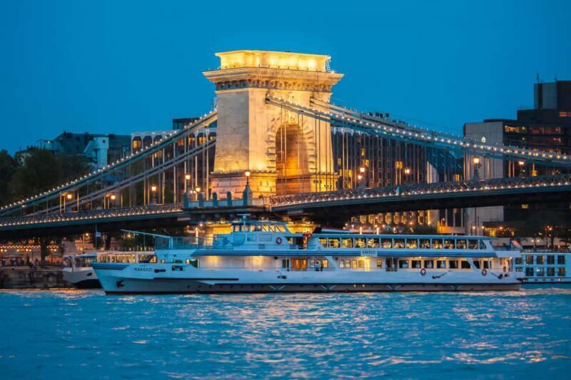 Budapest: Unlimited Prosecco & Aperitivo Sightseeing Cruise - Who Will Love This Cruise?