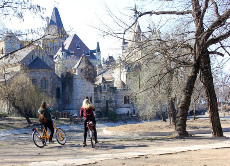Budapest Winter Bike Tour with Coffee Stop - Authentic and Well-Reviewed