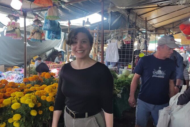 Build a Day of the Dead and Shopping Offering on the market. - The Sum Up: Who Is This Tour Best For?