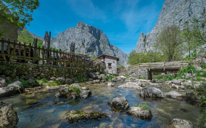 Bulnes: Excursion with funicular and Cabrales cheese cave in the Picos de Europa - Value for Money