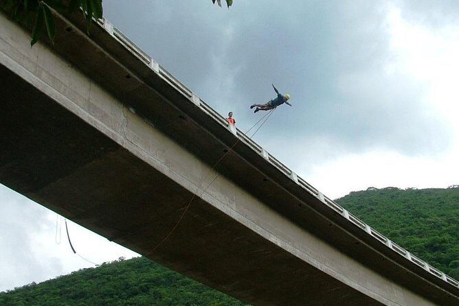 bungee jumping full day adventure in santiago de Querétaro - FAQs  