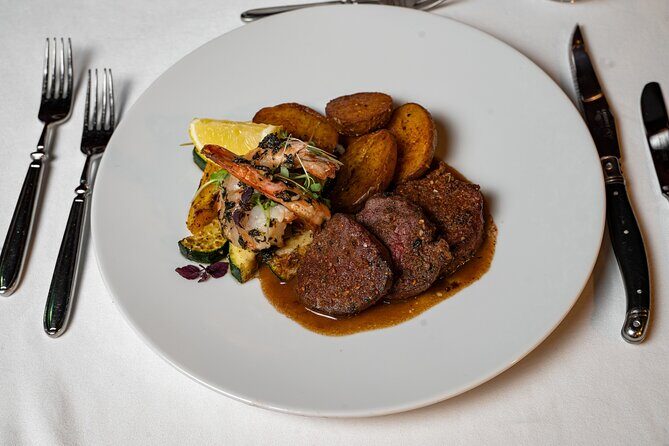 Burlesque Spectacular Dinner Show - The Sum Up